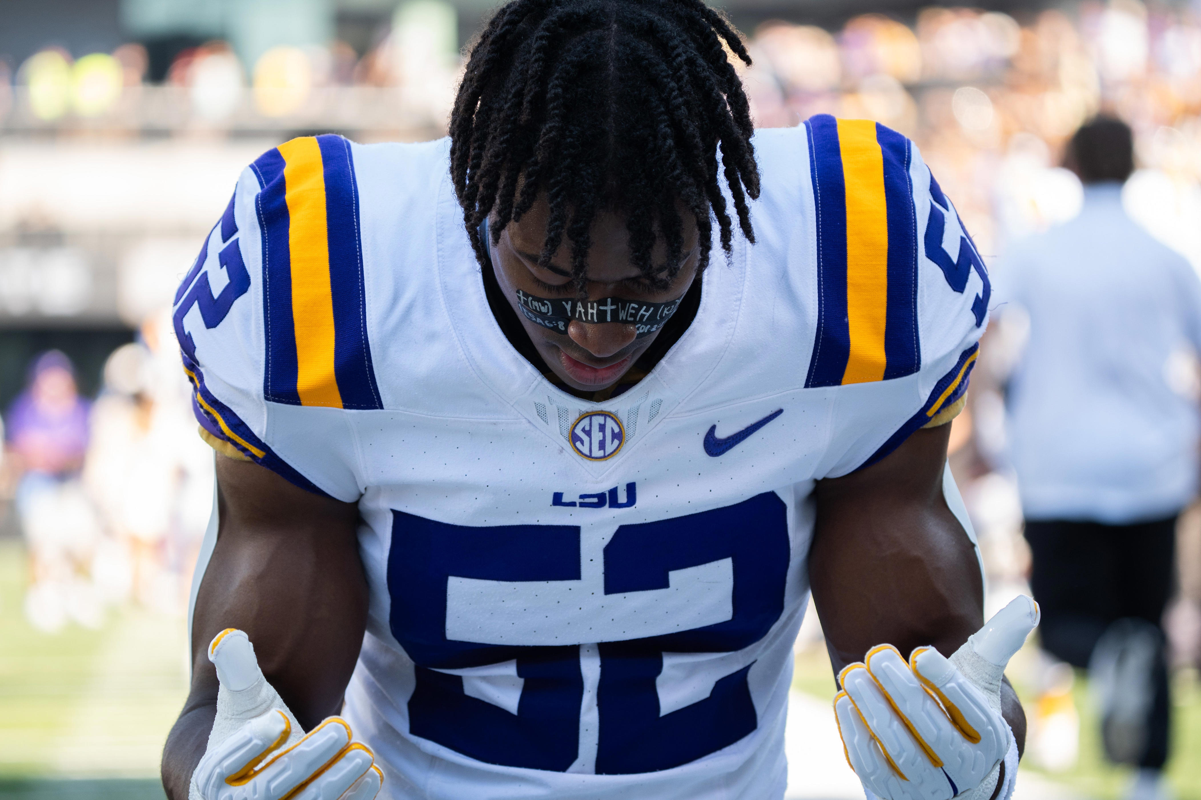 LSU football linebacker plans to enter transfer portal