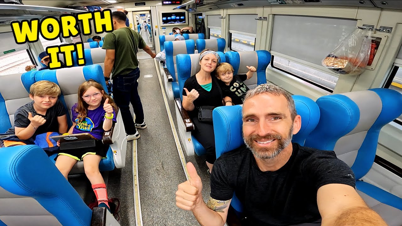 $14 executive class train ride in Indonesia 🇮🇩 | Surabaya to Yogyakarta ...