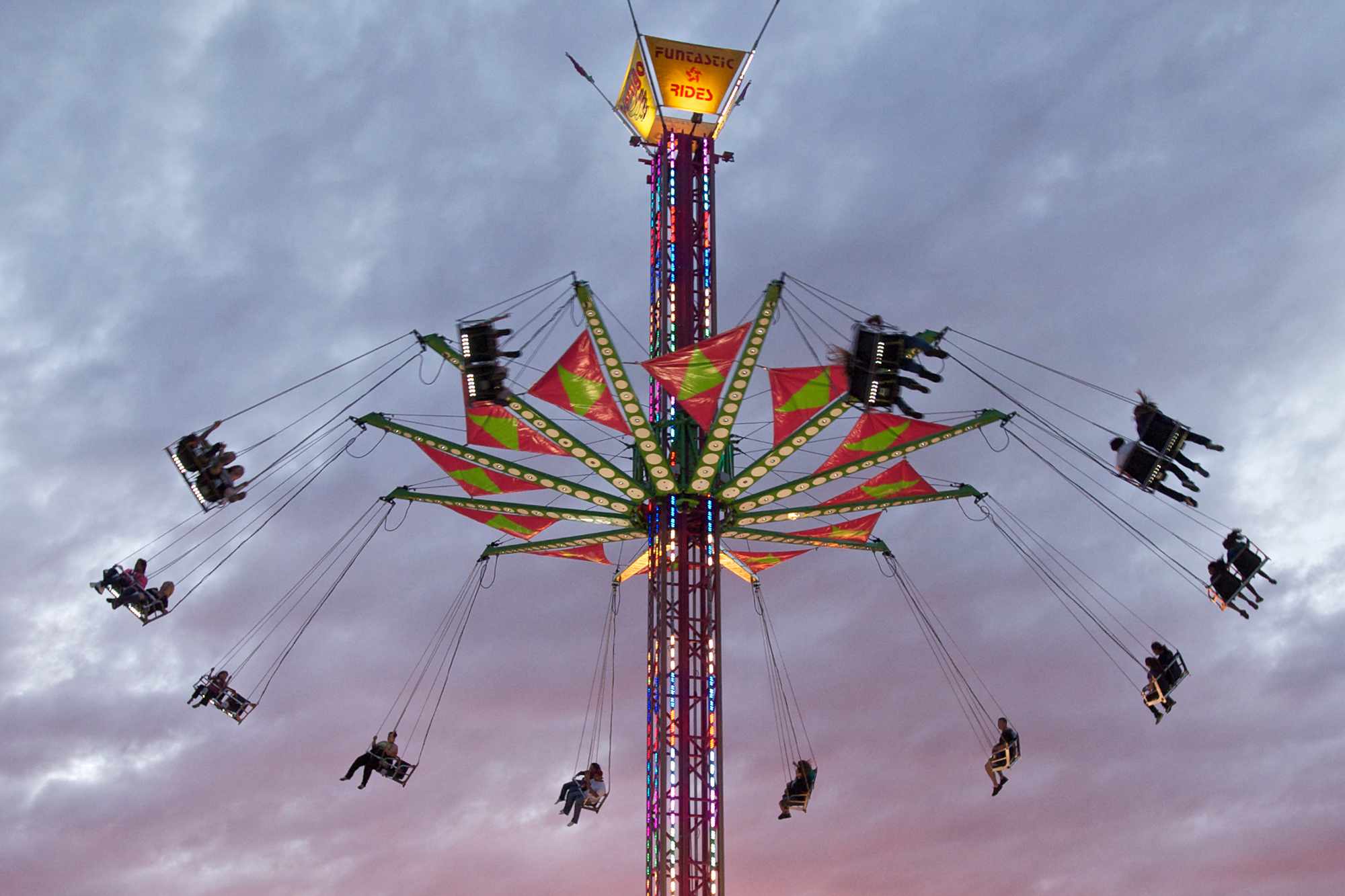 Riders Left Dangling 100 Feet in the Air When N.C. Fair Ride Stops from ...