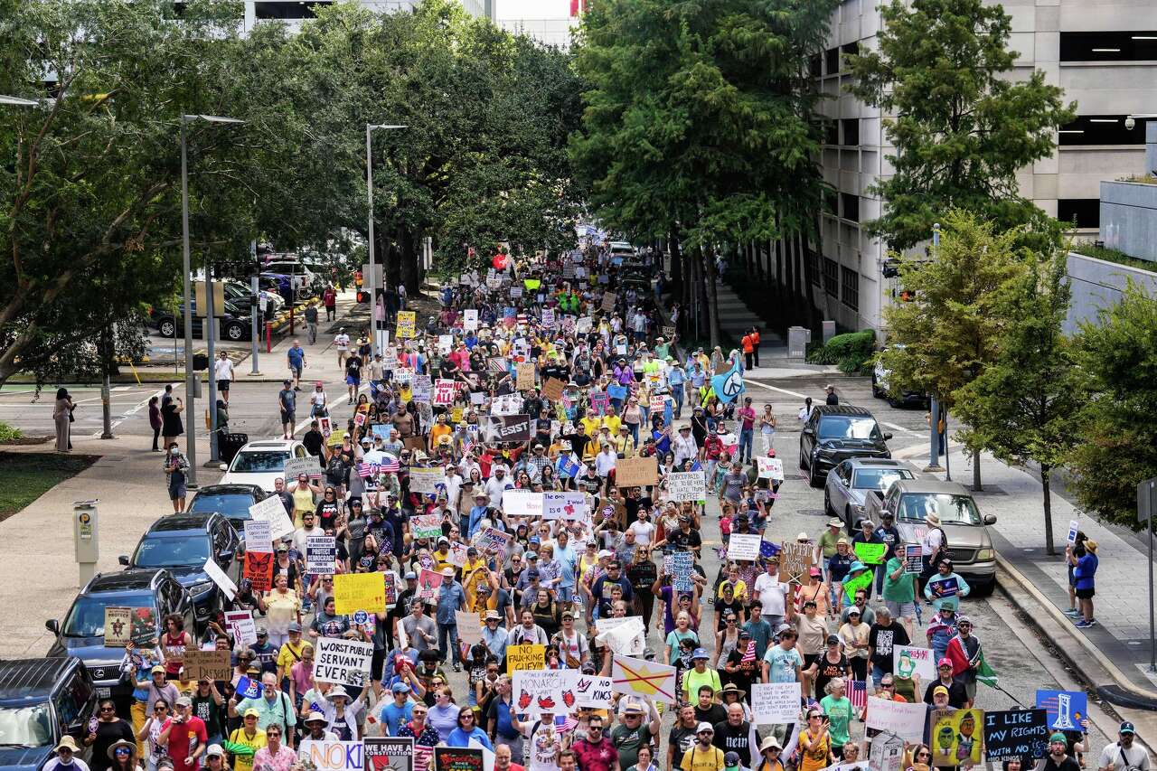 Live updates: Thousands of No Kings protesters rally across Houston area