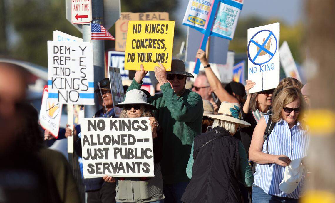 ‘We are hardworking people.' Hundreds in Clovis protest Trump at ‘No ...