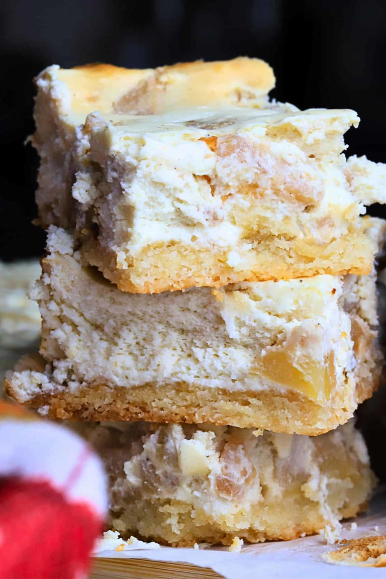 Low carb apple cheesecake bars
