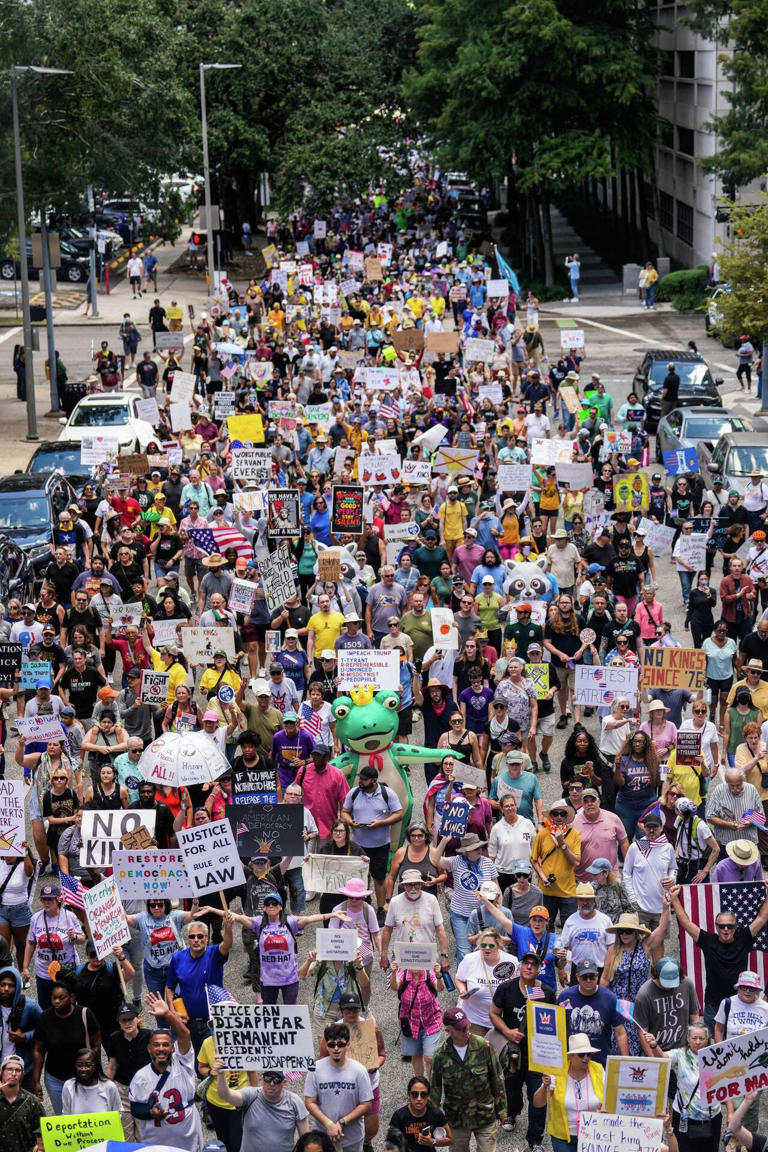 Live updates: Thousands of No Kings protesters rally across Houston area