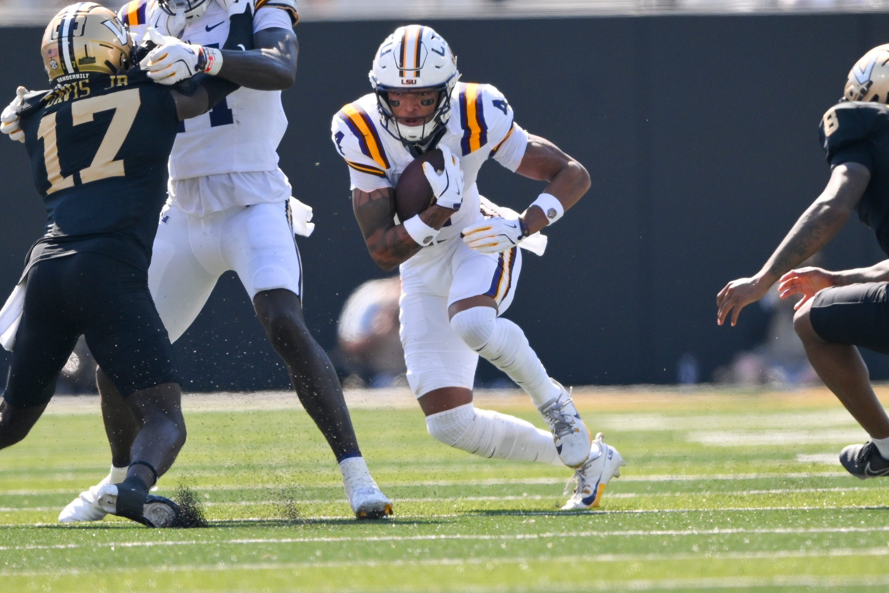 LSU football receiver Nic Anderson carted off, ruled out with knee ...