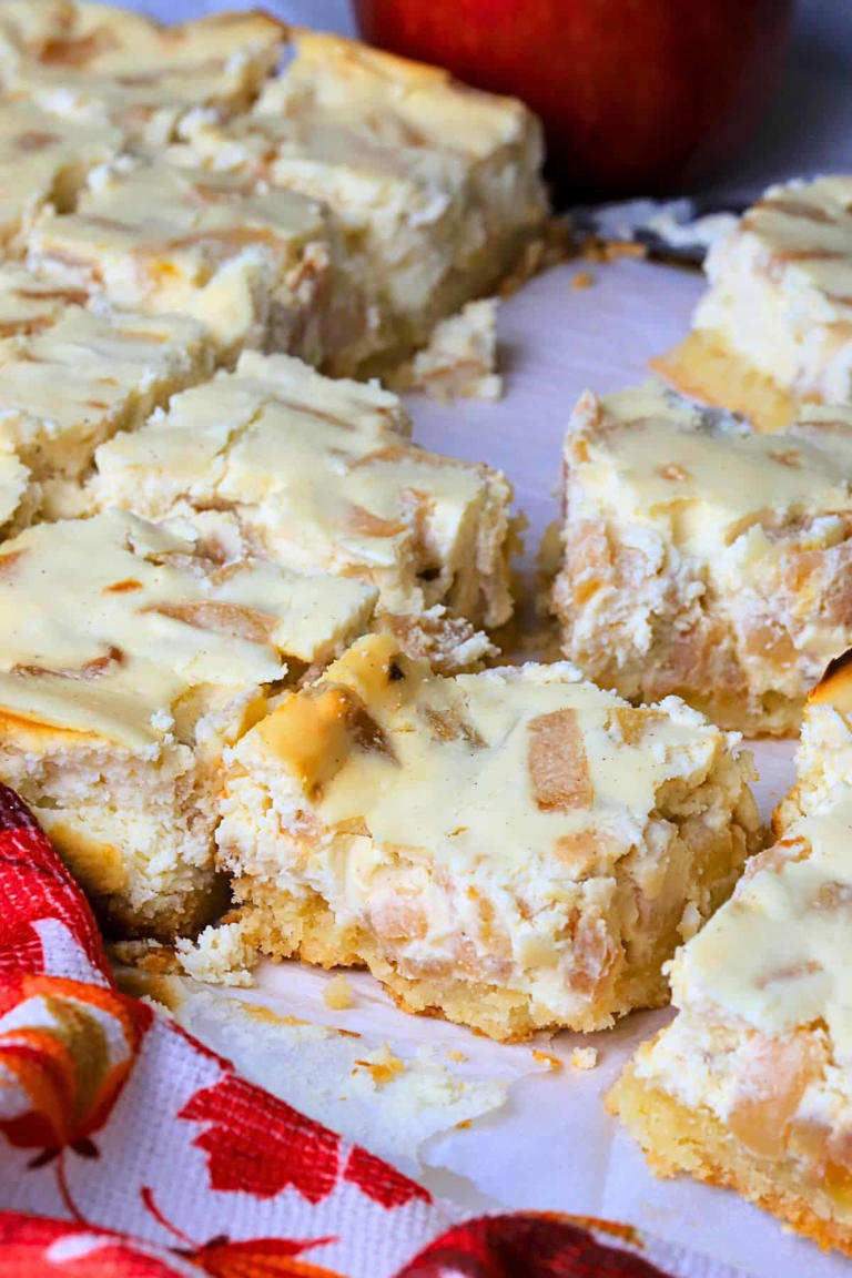 Low carb apple cheesecake bars