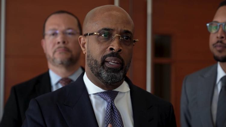 Dallas pastor Frederick Haynes III calls for the abolition of ICE as he ...