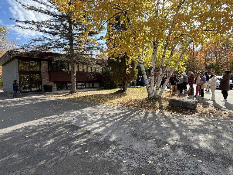 Des centaines de personnes font la file pour un médecin de famille à Kanata