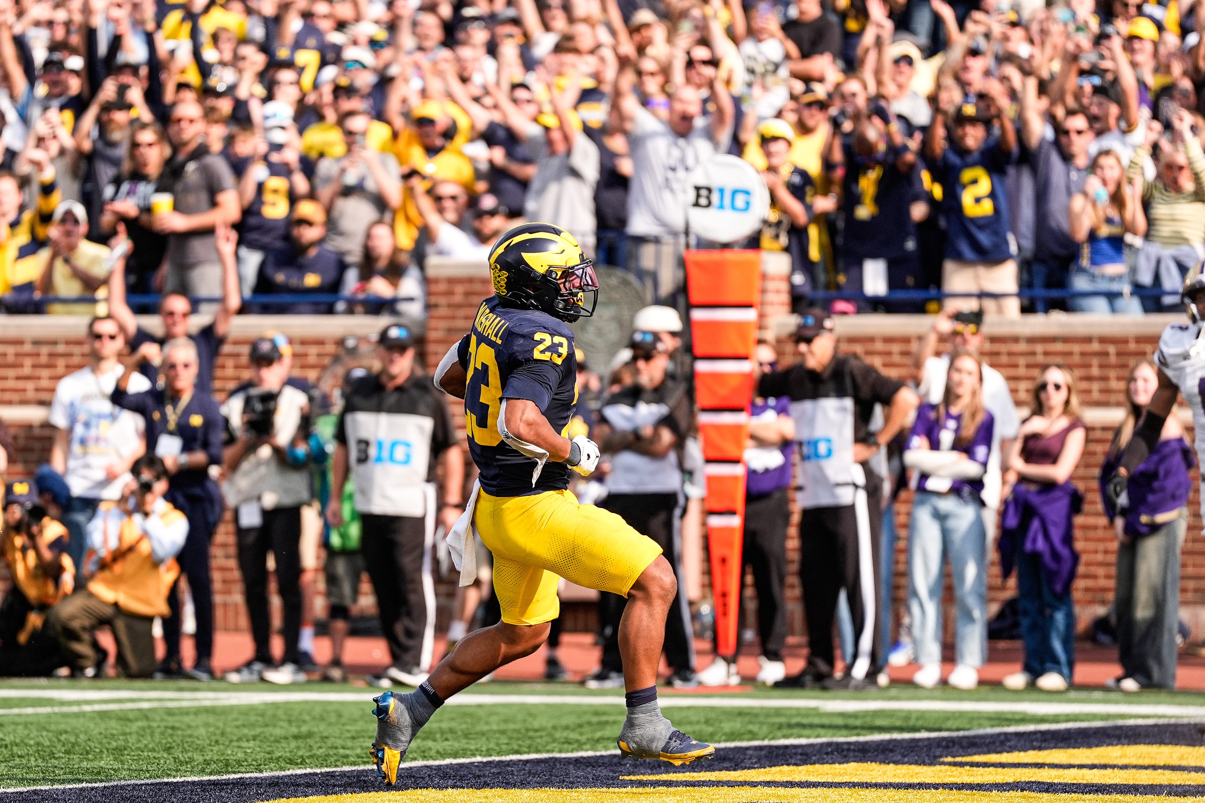 Michigan football trying to get healthy with sights set on Michigan State