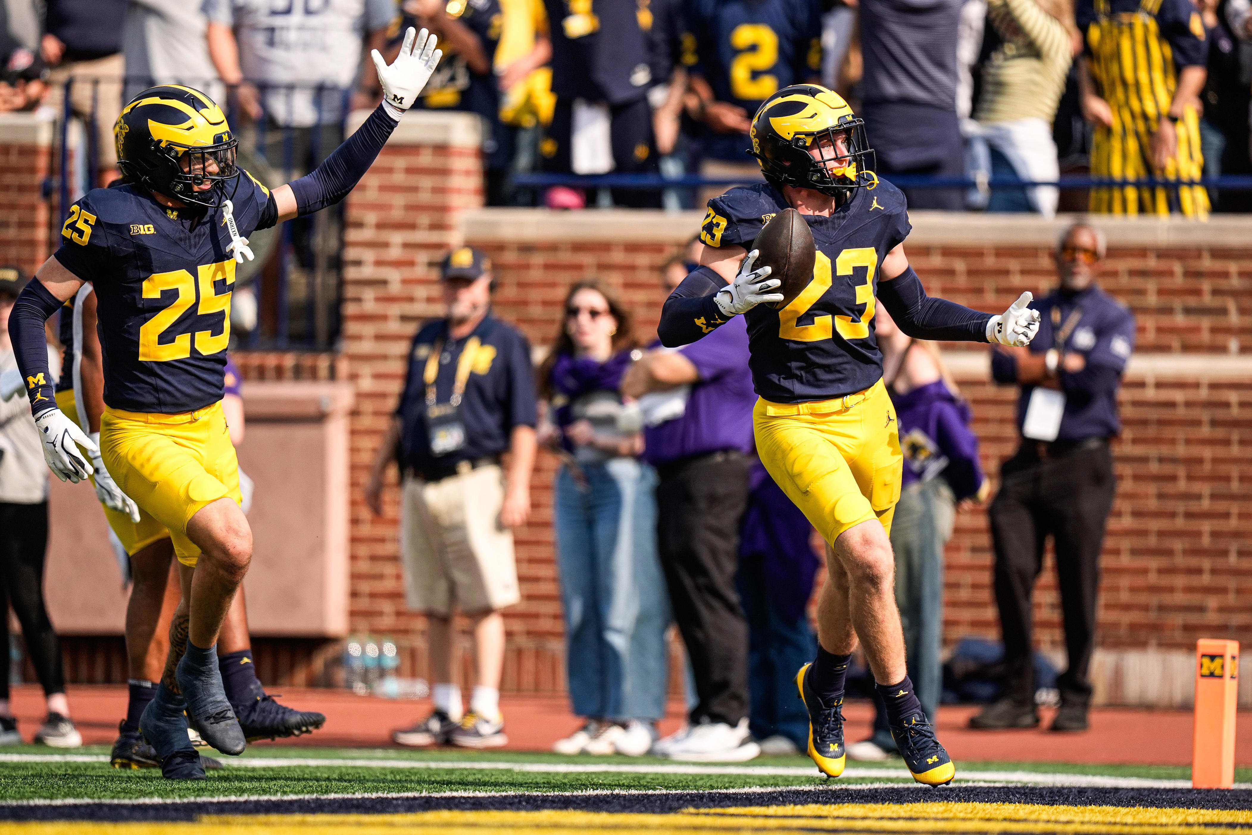 Michigan football LB Cole Sullivan reportedly transferring to Oklahoma