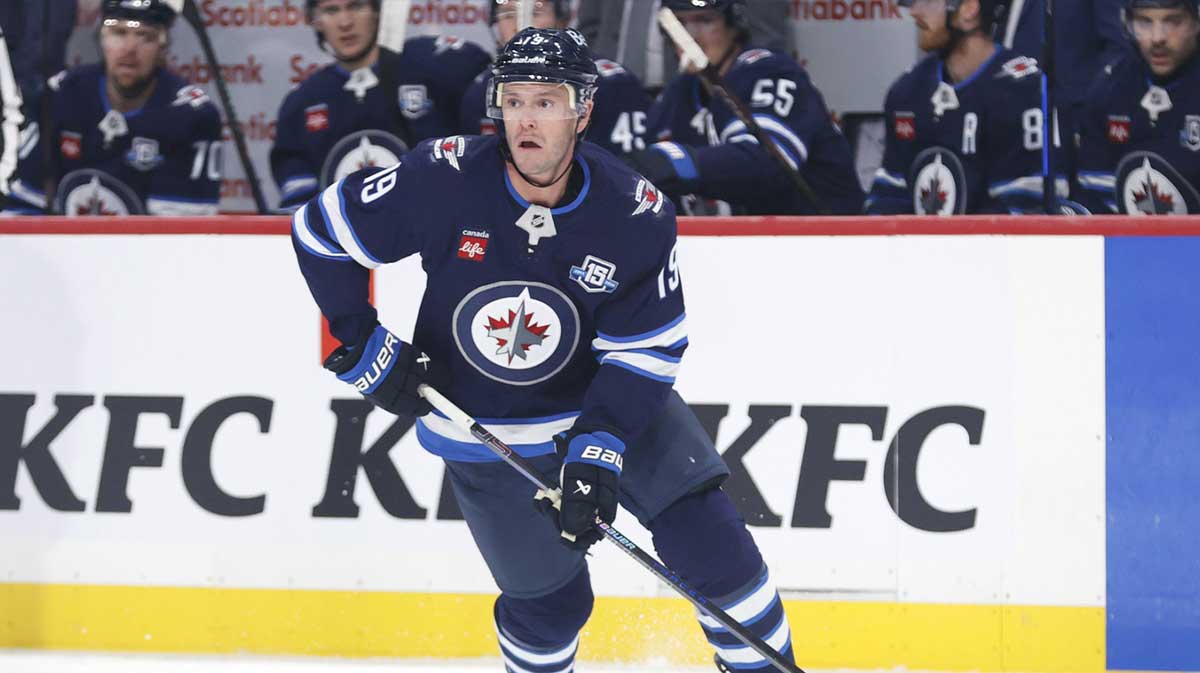 Jets’ Jonathan Toews finally hits rare milestone amid comeback season