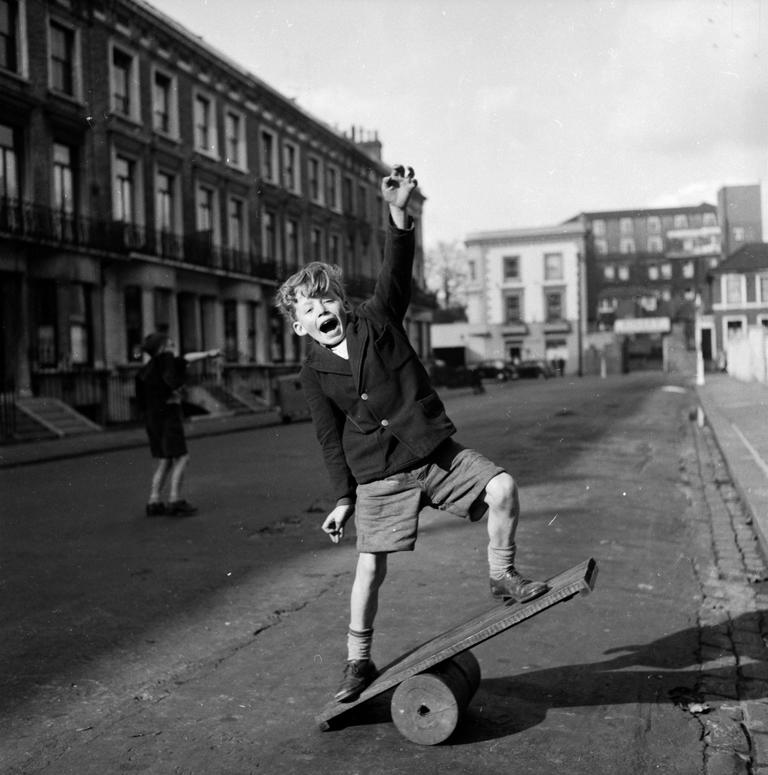 28 photos taking you back to the 50s and 60s, when the streets were our ...