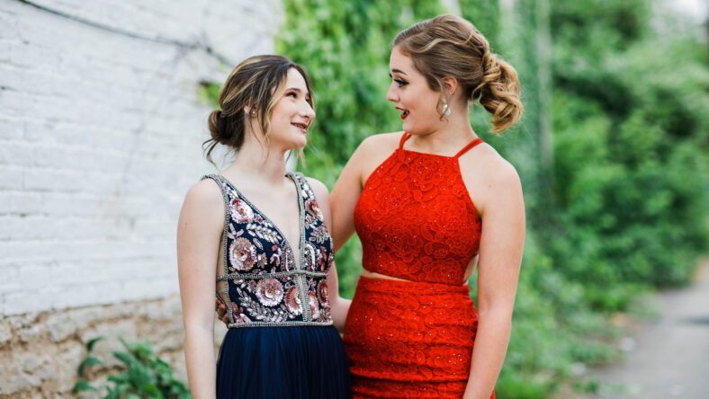 Her Friend Nearly Got Them All Killed On Prom Night For Being So Boy Crazy
