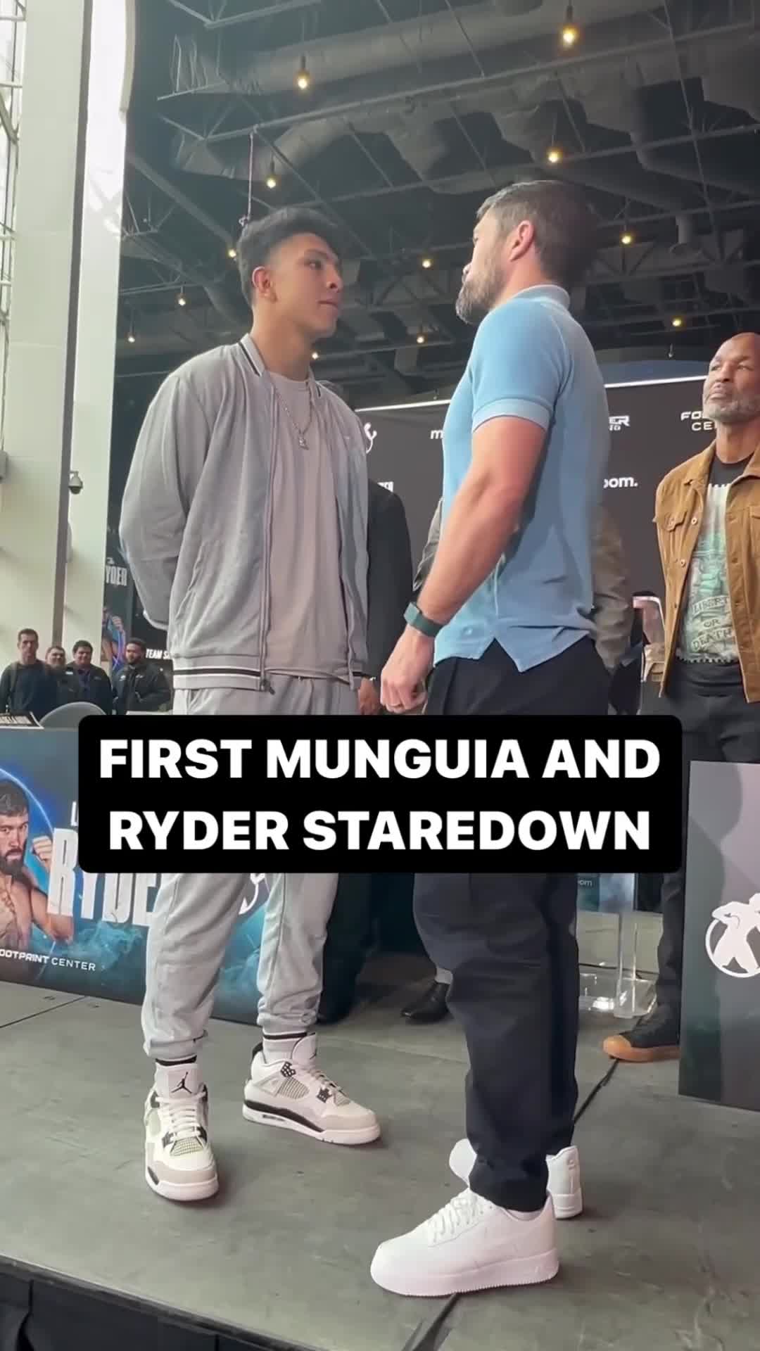 The first staredown of fight week. 2️⃣ more days until #MunguiaRyder ...