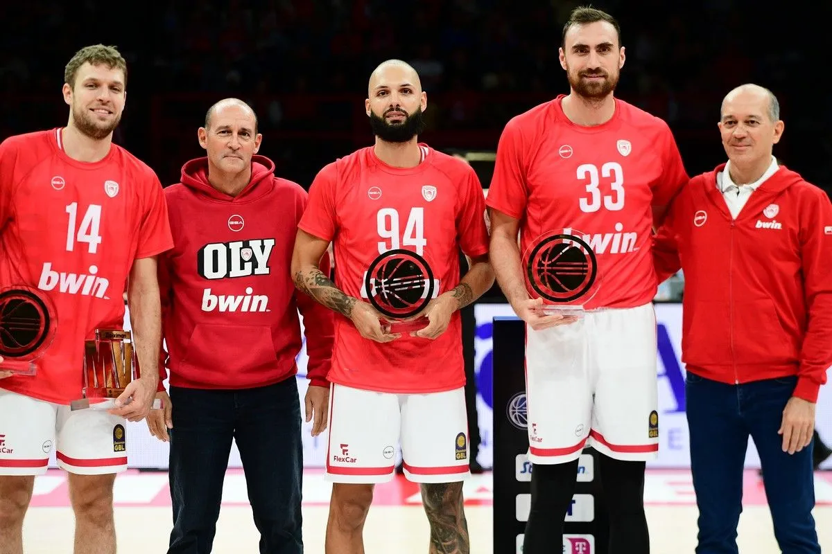Ολυμπιακός: Βράβευση και των Φουρνιέ και Μιλουτίνοβ πριν από το ...