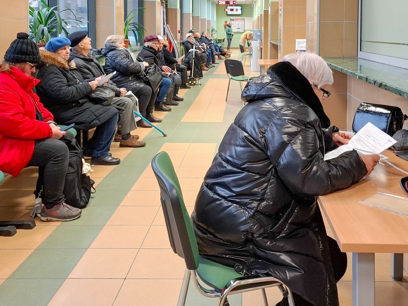 Przepracowała 40 lat, ma 60 lat. Tyle emerytury wypłaci jej ZUS