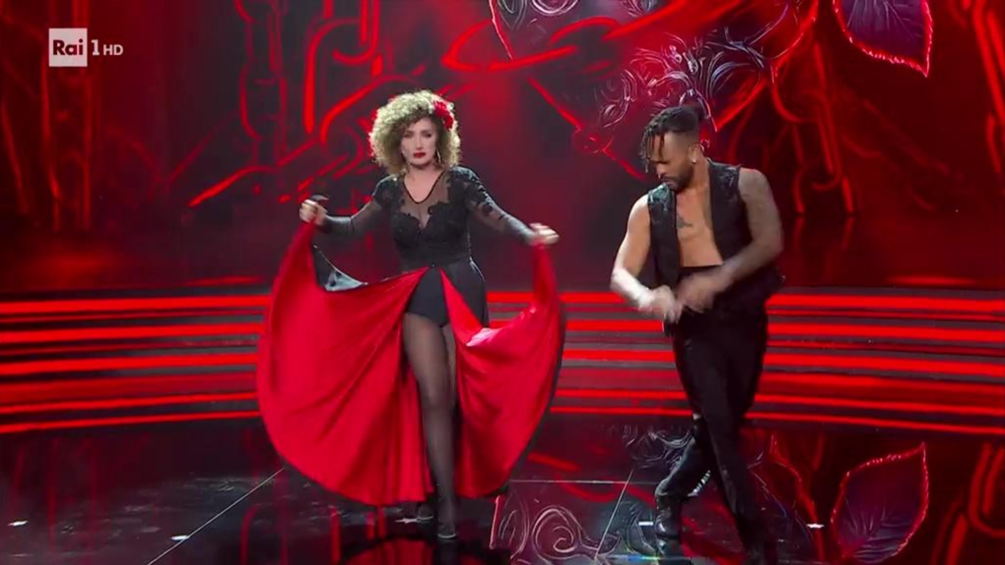 Il ballo sexy di Marcella Bella nel Paso con Chiquito a Ballando con le ...