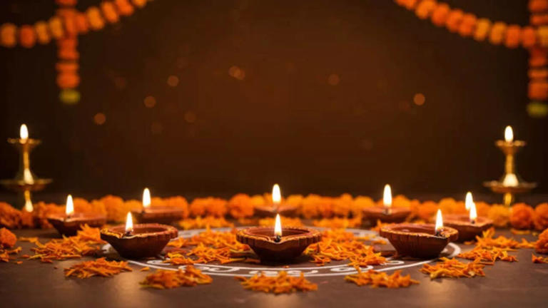 Happy Diwali 2025: Best 190+ messages, quotes, wishes, greetings card ...