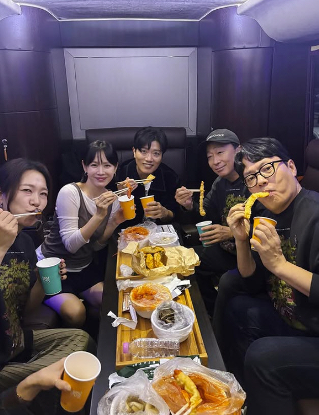 Sohn Ye-jin, who turned into a bobbed hair, after taking care of her harsh beauty...After eating ...