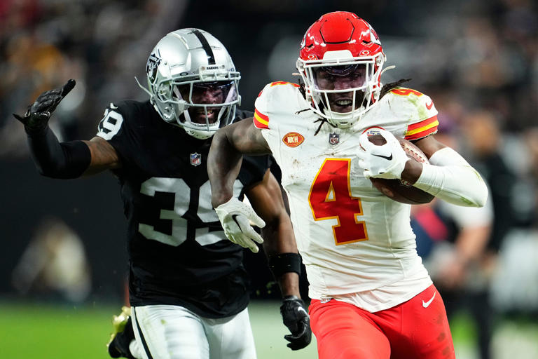 What channel is Chiefs vs Raiders NFL game today on TV? Start time ...
