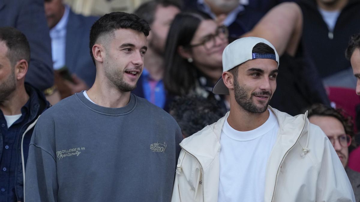 Ferran Torres y Raphinha entrenan al margen
