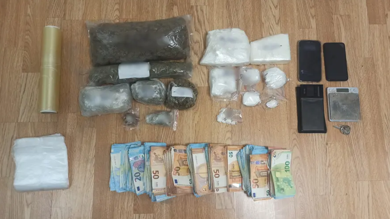 Νέα Μάκρη: Συνελήφθη 47χρονος για διακίνηση ναρκωτικών - Έκρυβε στο ...