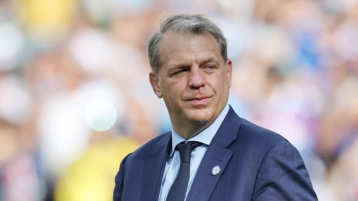 Chelsea transfer news today: Centre-back hopes boosted as Palmer status ...