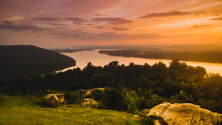 Between Nashville And Memphis Is A Lovely Tennessee Wildlife Preserve ...