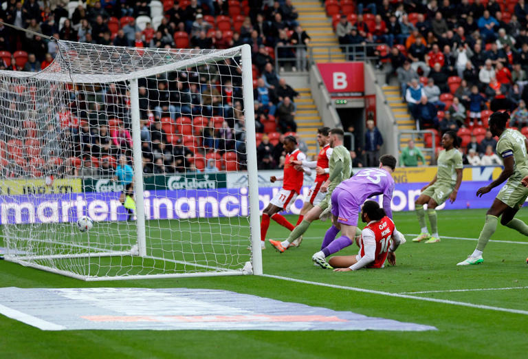 Sick-bed players, a sleepy boss and a heroic show of resistance ... the ...