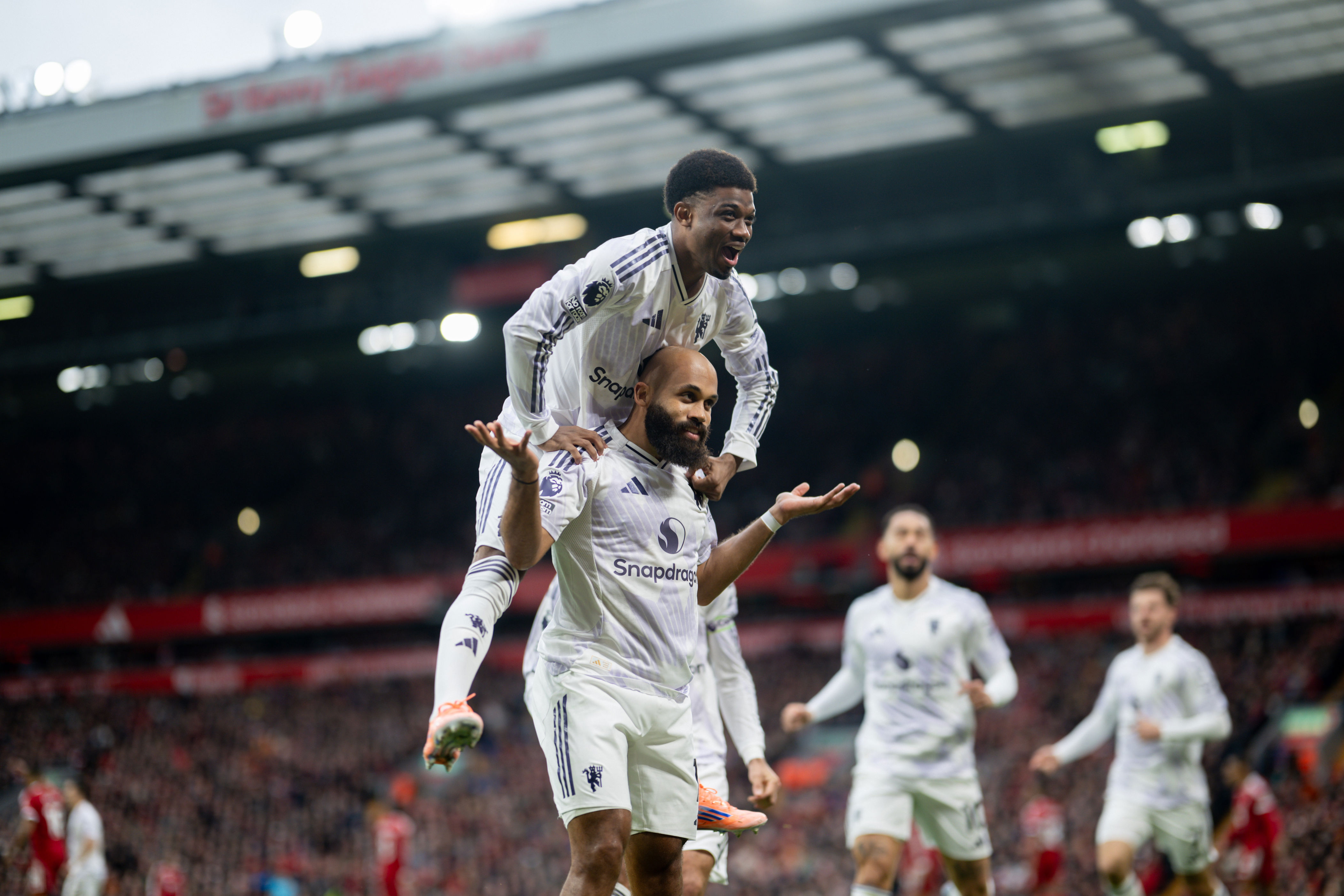 Liverpool vs Man United live: Harry Maguire stuns Premier League ...