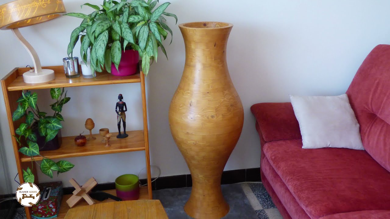 Crafting a beautiful large segmented vase in wood