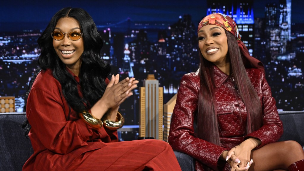 Brandy Abruptly Exits Chicago Show, Leaving Monica To Finish ...