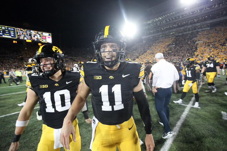 Iowa football's Mark Gronowski shares unique inside scoop on QB keeper ...