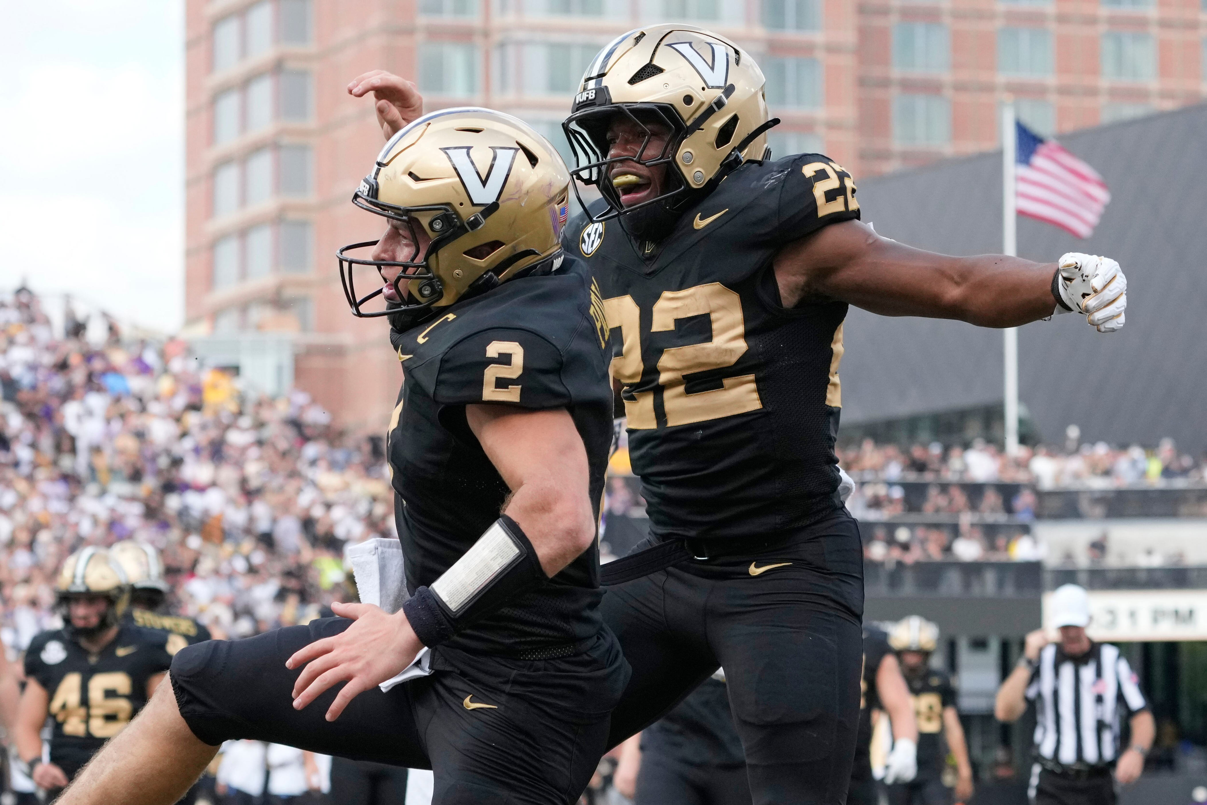 AP Poll: Vanderbilt moves into top 10, Tennessee drops after loss to ...