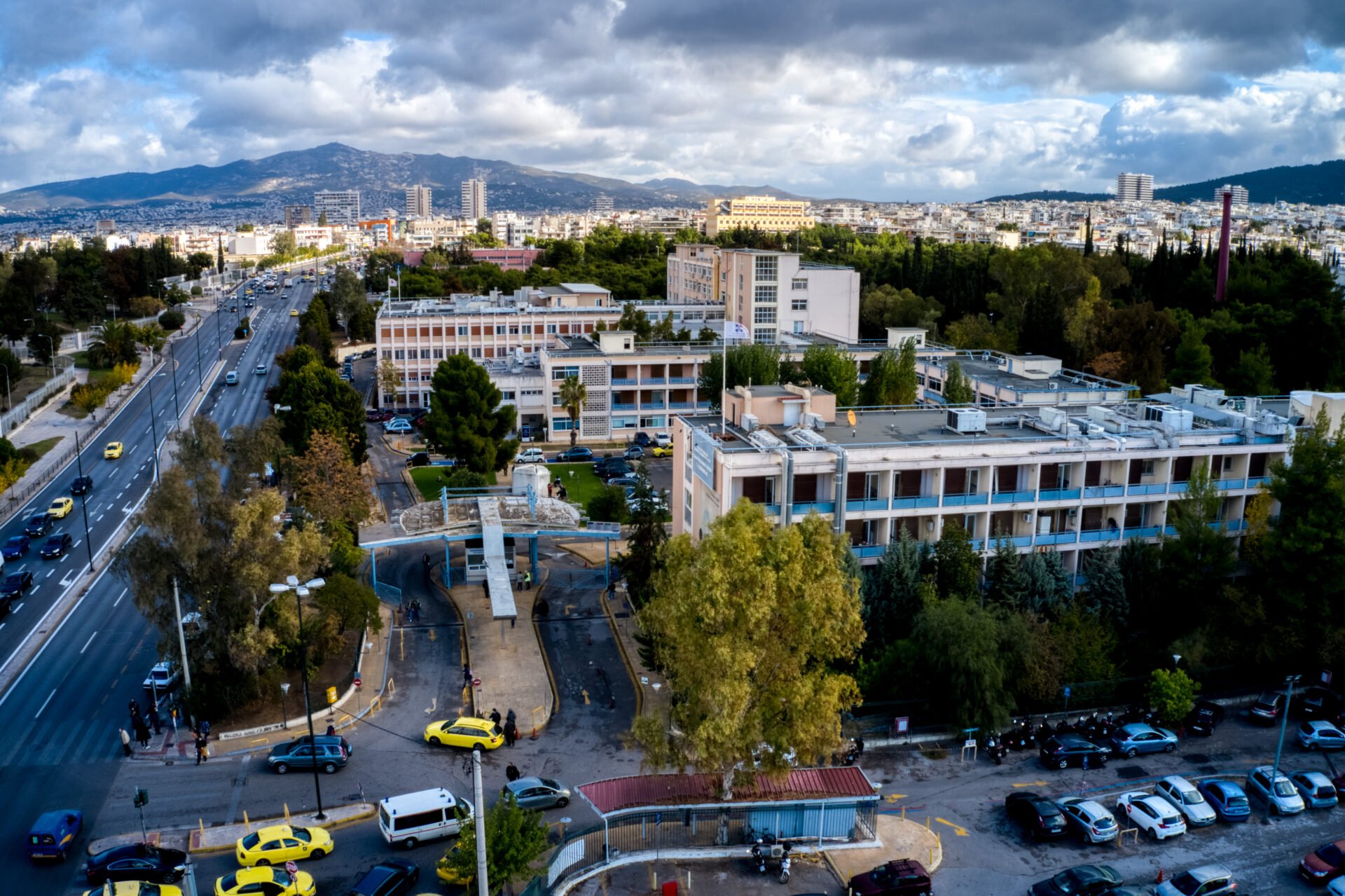 Καλλιθέα: Τροχαίο με δύο τραυματίες – Μεταφέρθηκαν στο «Γεώργιος ...