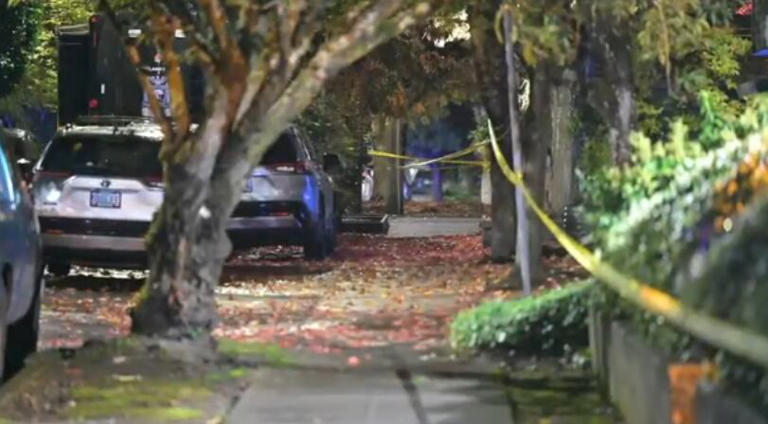 Man found shot dead on sidewalk in SE Portland, police say