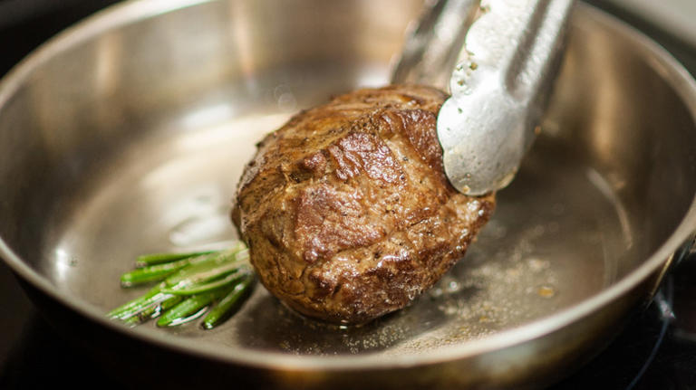 Why This Old-School Steak Preparation Method Fell Out Of Style