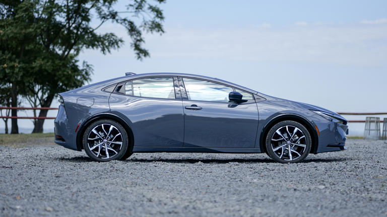 I drove the Toyota Prius Plug-In Hybrid for a week — and it’s the best ...