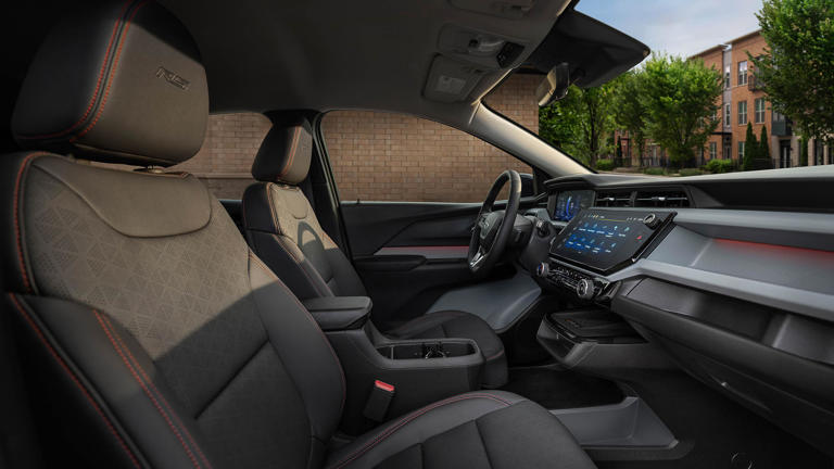 Comment se comparent la Nissan LEAF 2026 et la Chevrolet Bolt 2027?