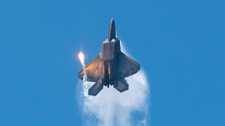 Chinese computer simulations just showed a single J-20 has less than a ...
