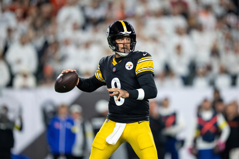 Aaron Rodgers eyeing historic Steelers achievement