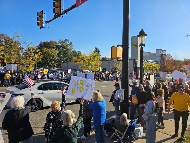 'No Kings' Protest Draws Hundreds To Hatboro: Photos