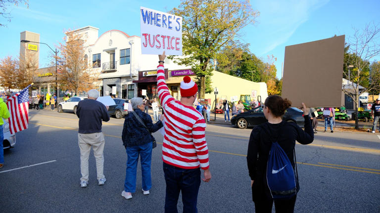 'No Kings' Protest Draws Hundreds To Hatboro: Photos