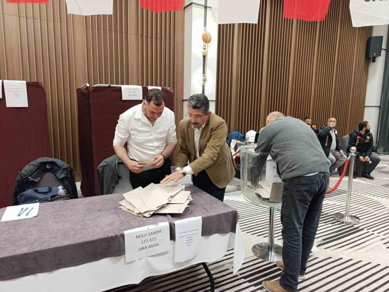 CHP’nin Afyonkarahisar İl Başkanı Hasan Karadeniz oldu