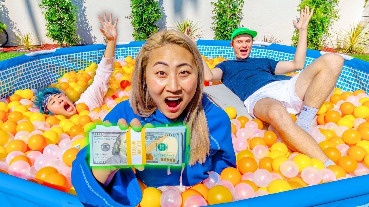 I joined a wild ball pit for $10,000! 🎉