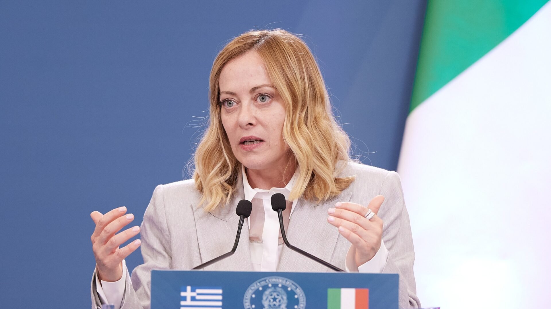 Μελόνι: Η «woke κουλτούρα» επιχειρεί να χωρίσει Ιταλία και Ηνωμένες ...