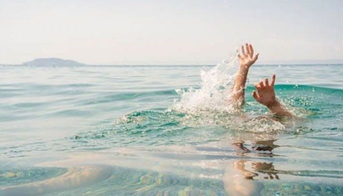 Vlogger dies trying to save drowning victim