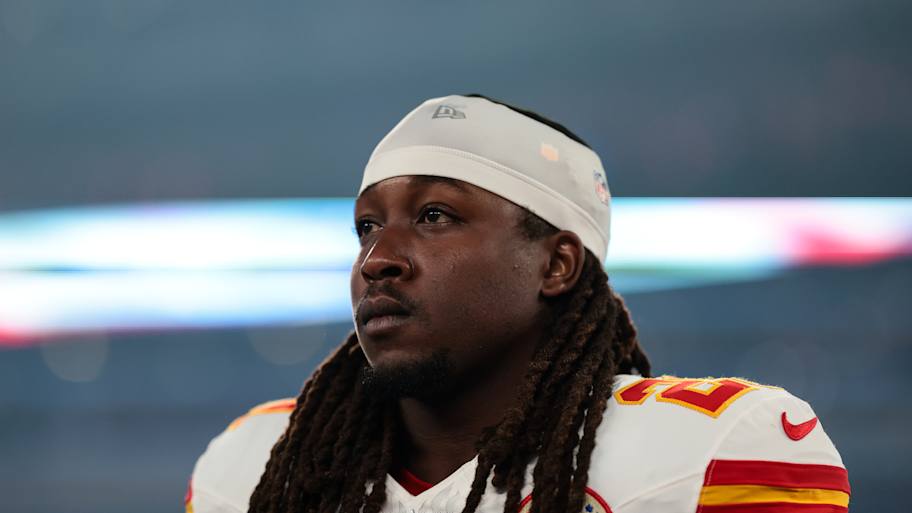 Chiefs fans hold their breath after Trey Smith injury casts scary shadow