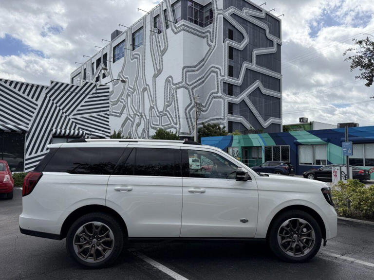 Ford Expedition 2025 King Ranch 4x4: lujo texano con ADN familiar