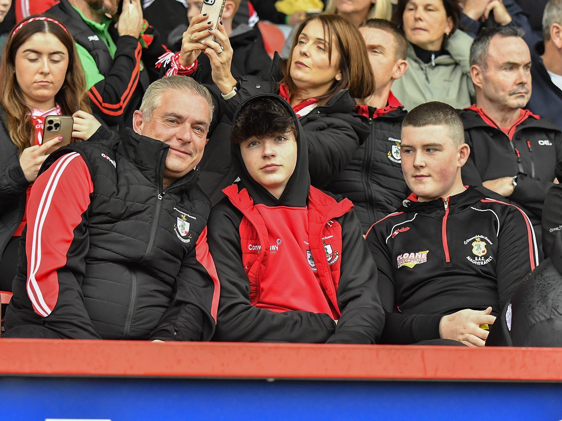 21 great pictures of fans at Doire Trasna V Slaughtmanus Junior Cup ...