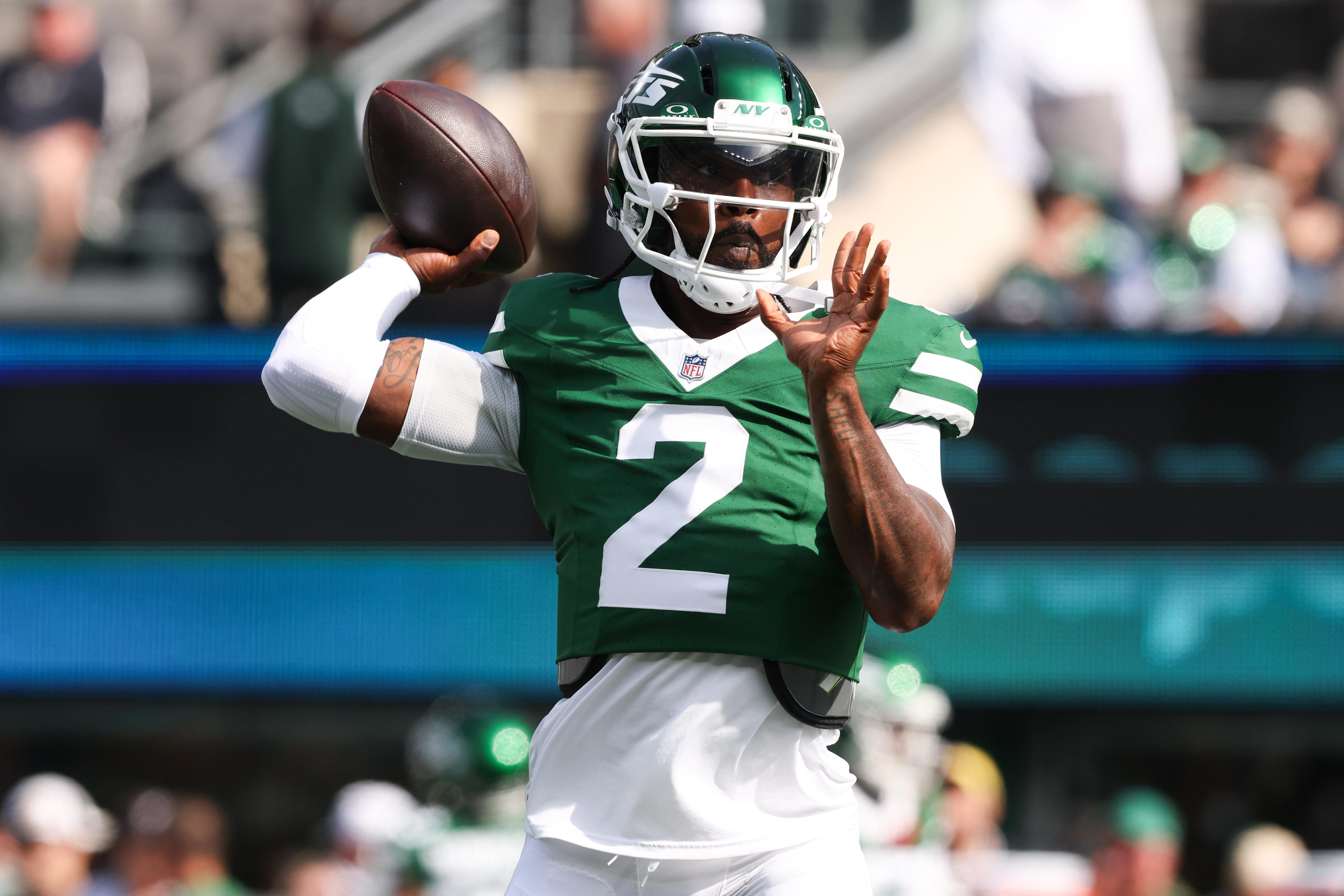 Jets QB Justin Fields benched as Tyrod Taylor takes over in Jets vs ...